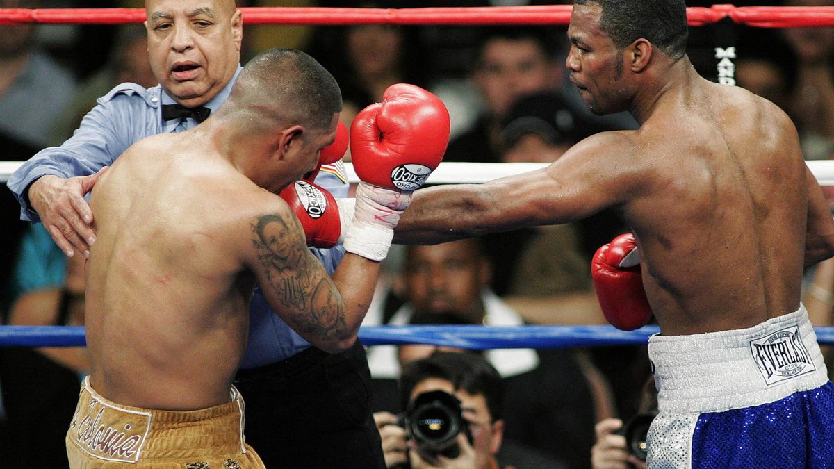 Mosley wins by TKO - TNT Sports