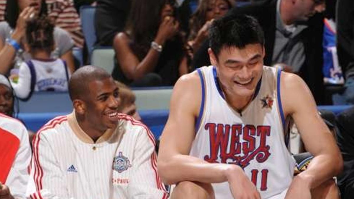 Yao Ming Injury 726 Injured Rockets Center Stock Photos, High Res
