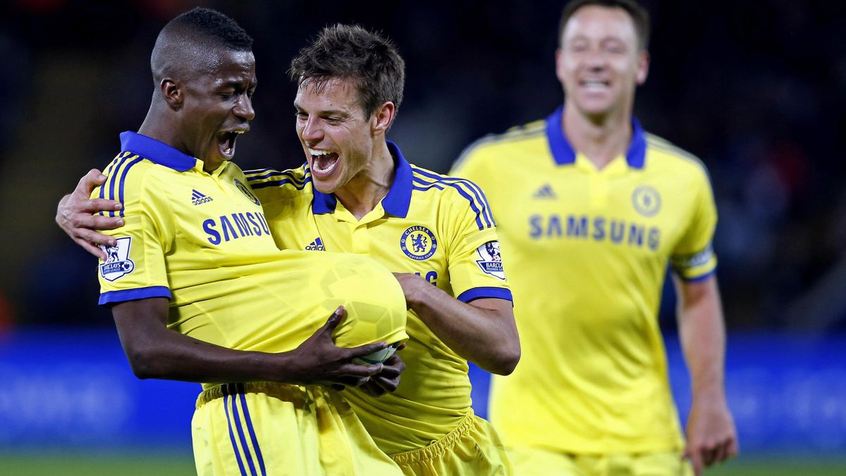 Watch: Nigel Pearson calls journalist 'an ostrich' in bizarre rant ...