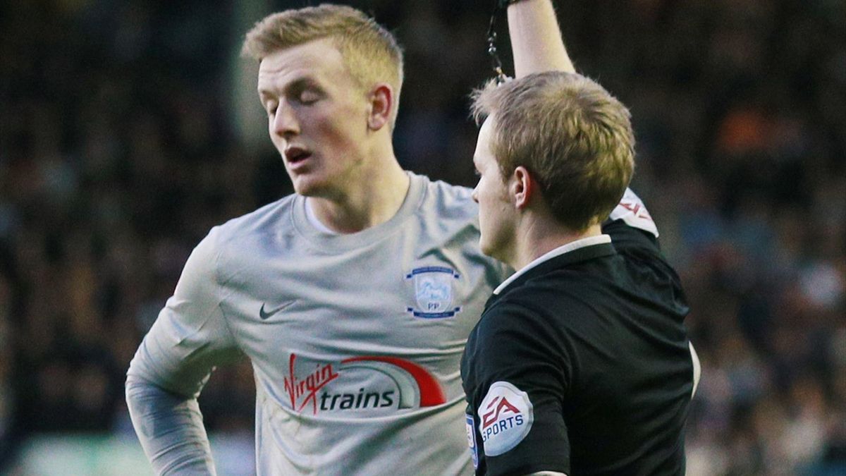 Leeds see off 10-man Preston as keepers take centre stage - TNT Sports