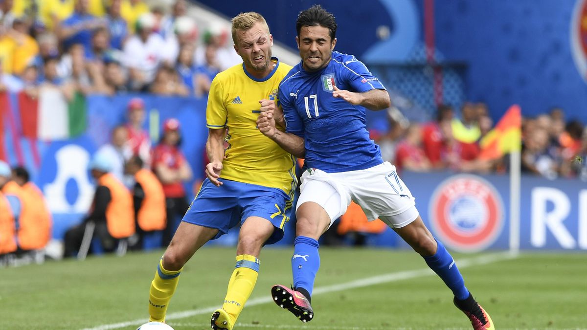 Sweden on brink as late Eder strike sends Italy through - TNT Sports