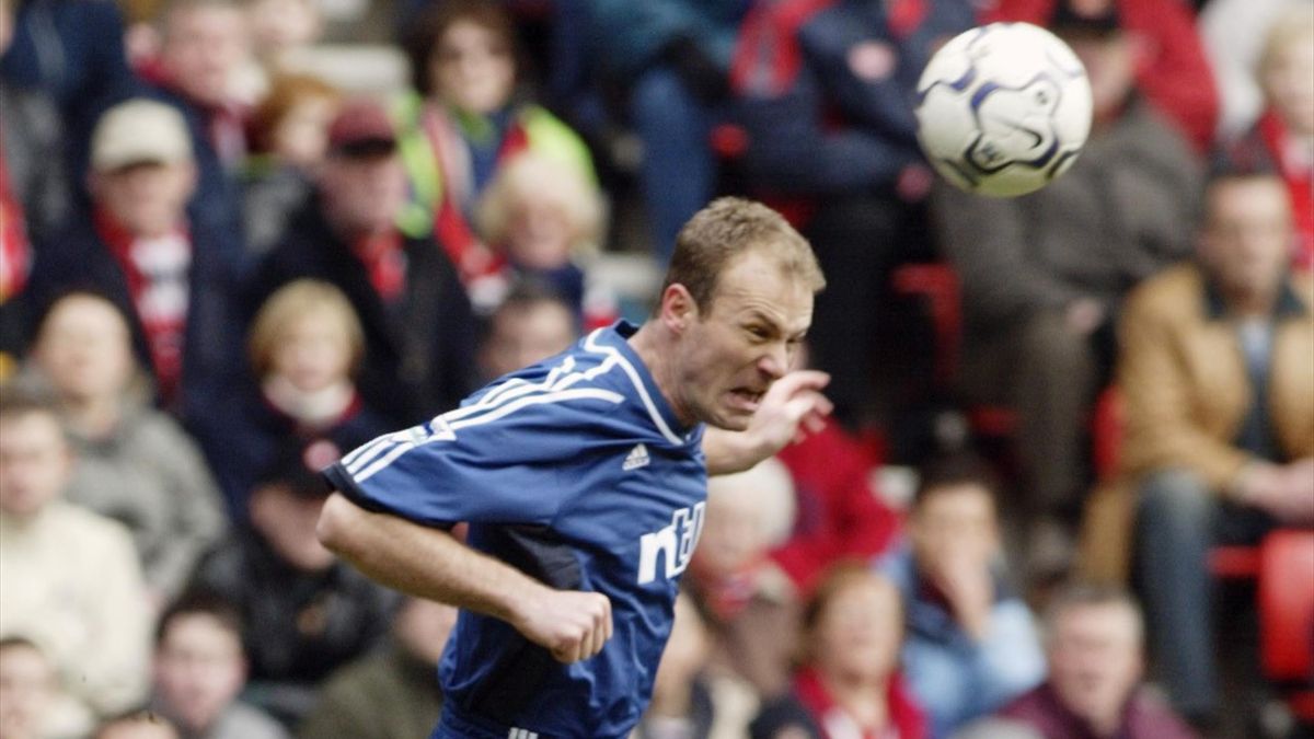Alan Shearer reveals dementia fears over football headers - TNT Sports