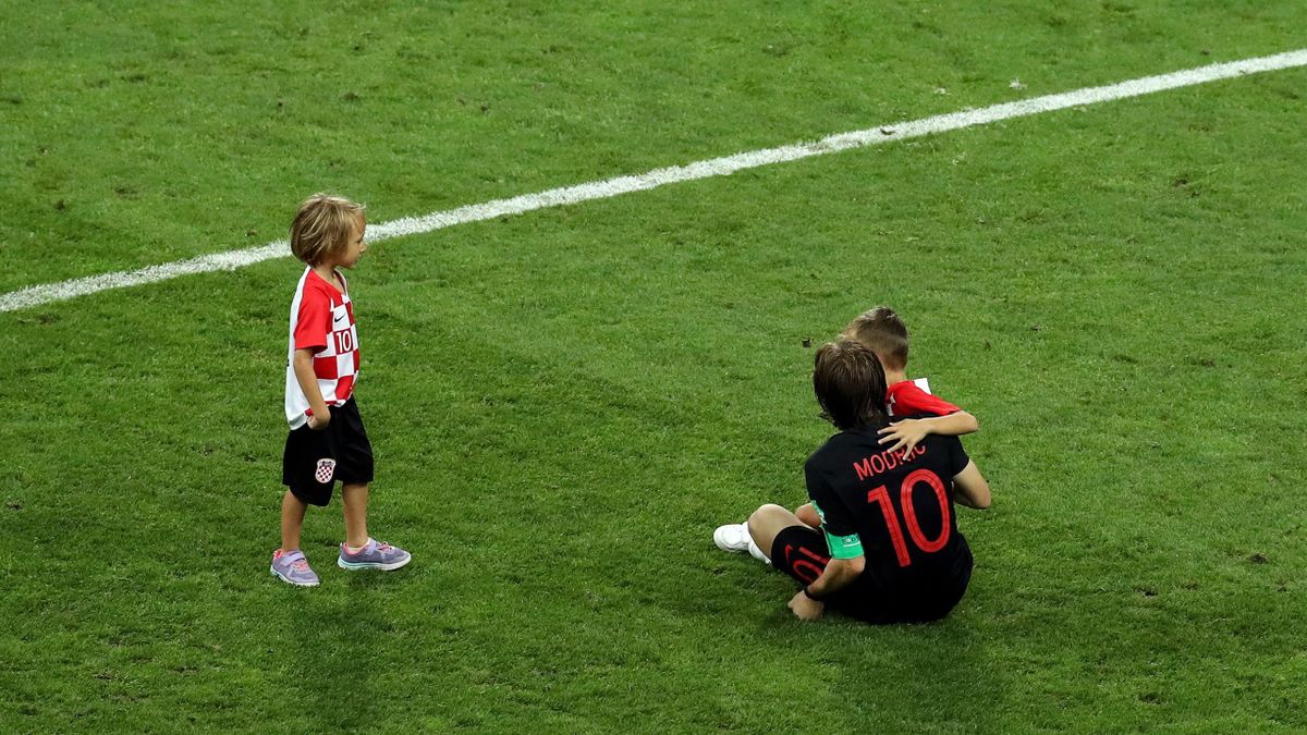 'The current best midfielder walking on the planet earth' - Fans rave ...