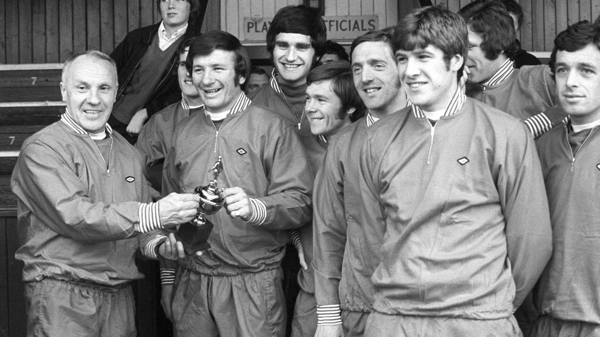 Liverpool mourn the death of Tommy Smith, the ‘Anfield Iron’ - TNT Sports