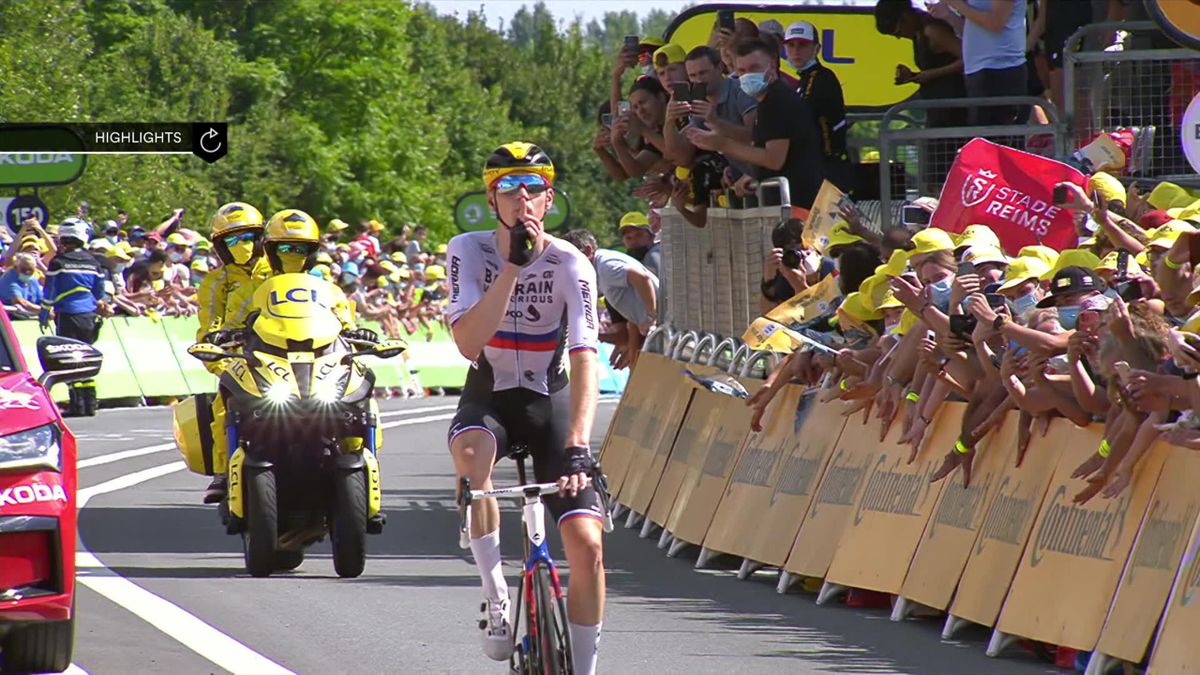 Tour de France 2021 - Mark Cavendish apologises for angry outburst at ...