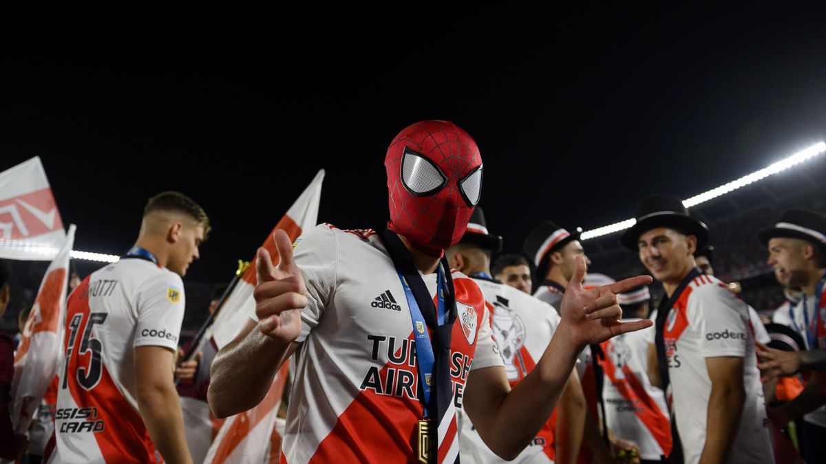 Manchester City sign Julian Alvarez, nicknamed 'The Spider', from River ...