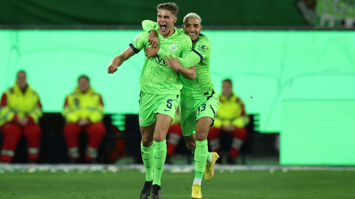 Wolfsburg 2-0 Borussia Dortmund: Wolfsburg enter World Cup break on a ...