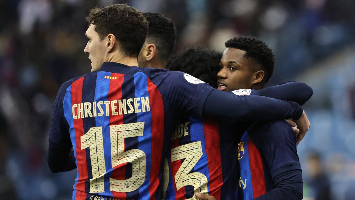 Real Betis 2 2 Barcelona AET 2 4p Barca claim shootout win to set up El Clasico Supercopa final against Real Madrid TNT Sports