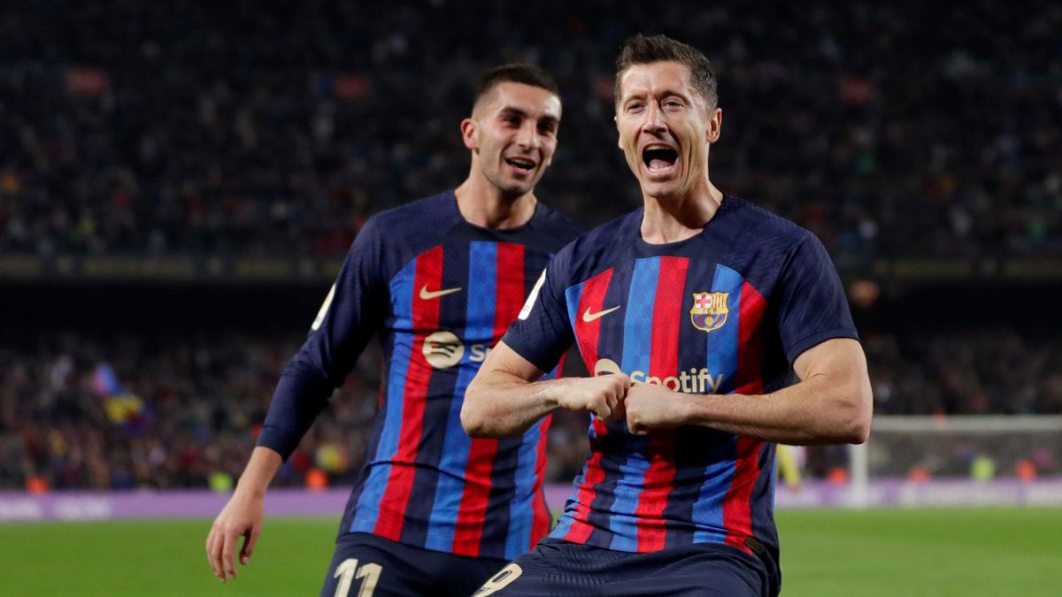 Barcelona 2 0 Cadiz Sergi Roberto Robert Lewandowski score as Barca go eight points clear of Real Madrid TNT Sports