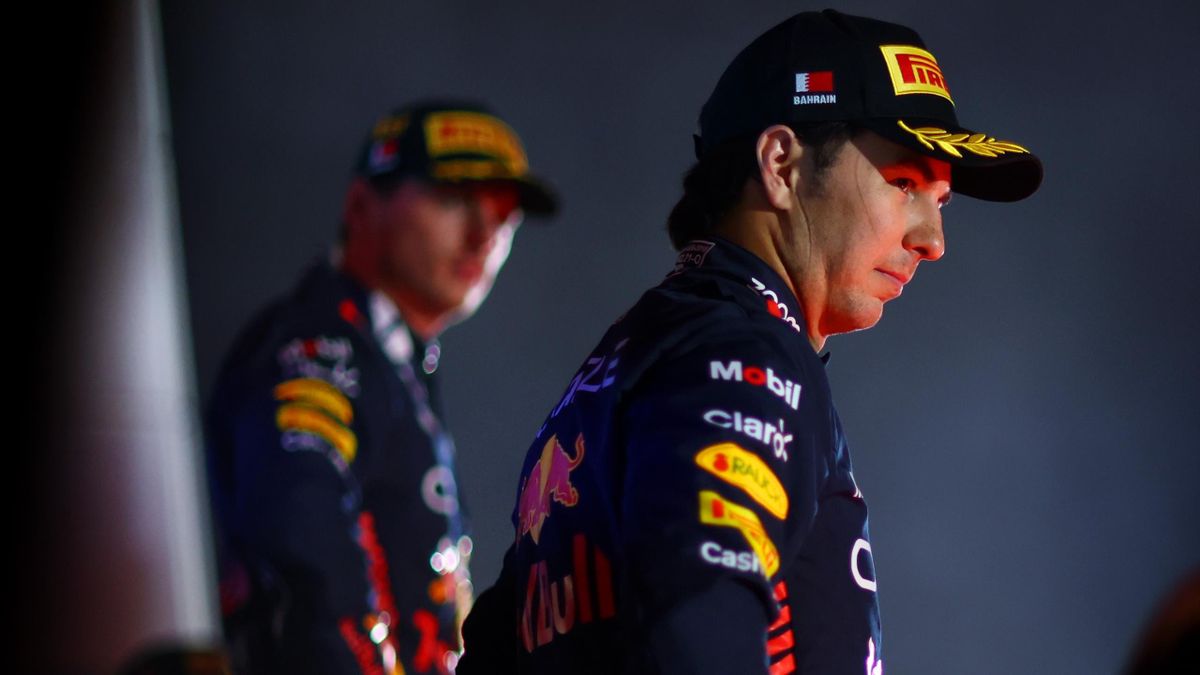 Max Verstappen wins Australian Grand Prix ahead of much-improved Lewis Hamilton after chaotic ...