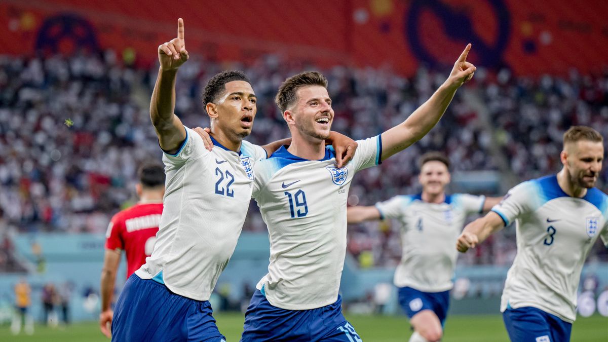 Manchester United clinch £60m Mason Mount signing from Chelsea in first ...