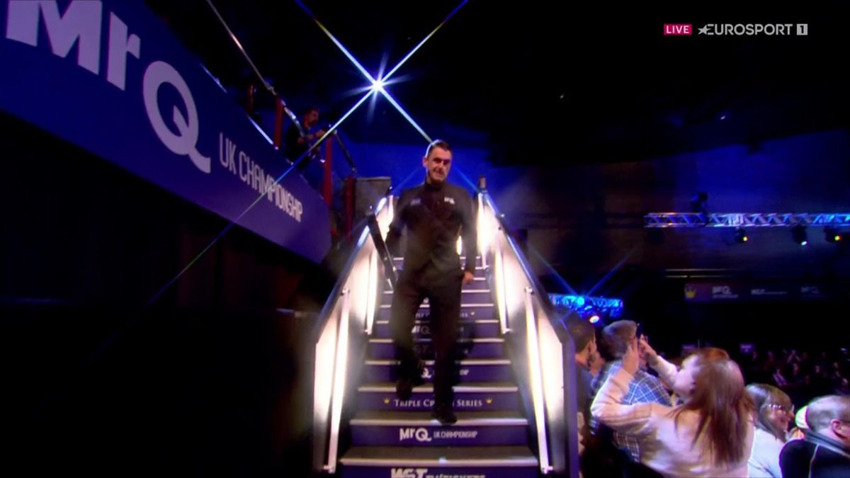 Ronnie O'Sullivan reveals injury behind use of trainers following UK ...