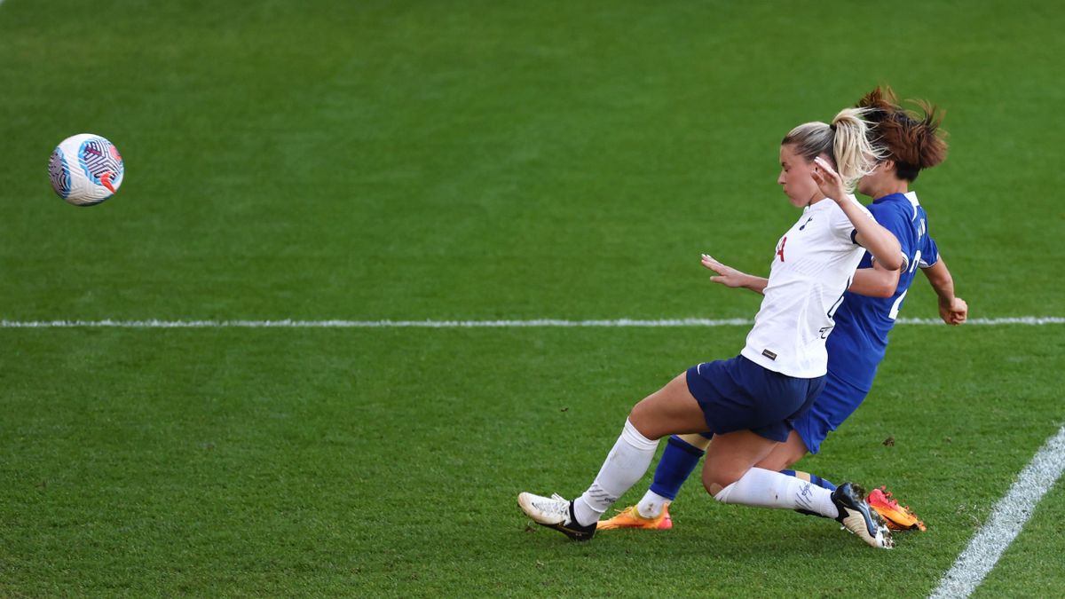 Chelsea return to top of the WSL with 1-0 victory over Tottenham ...