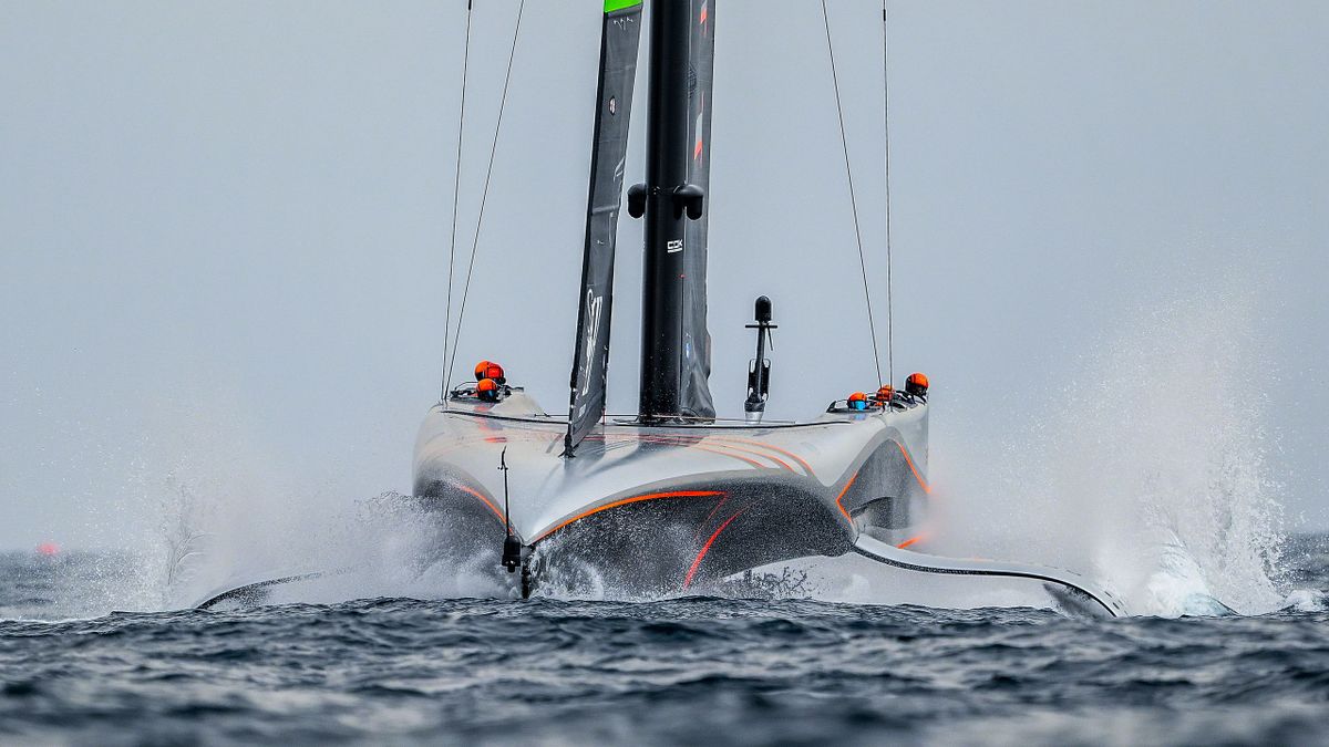 America's Cup Day 4 LIVE - Ineos Britannia looking to fight back in ...
