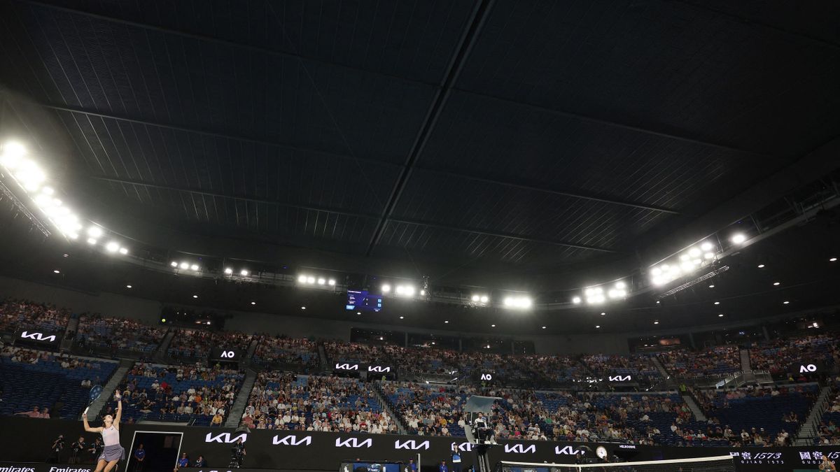 Australian Open photos - Day 1 badly disrupted as torrential rain ...