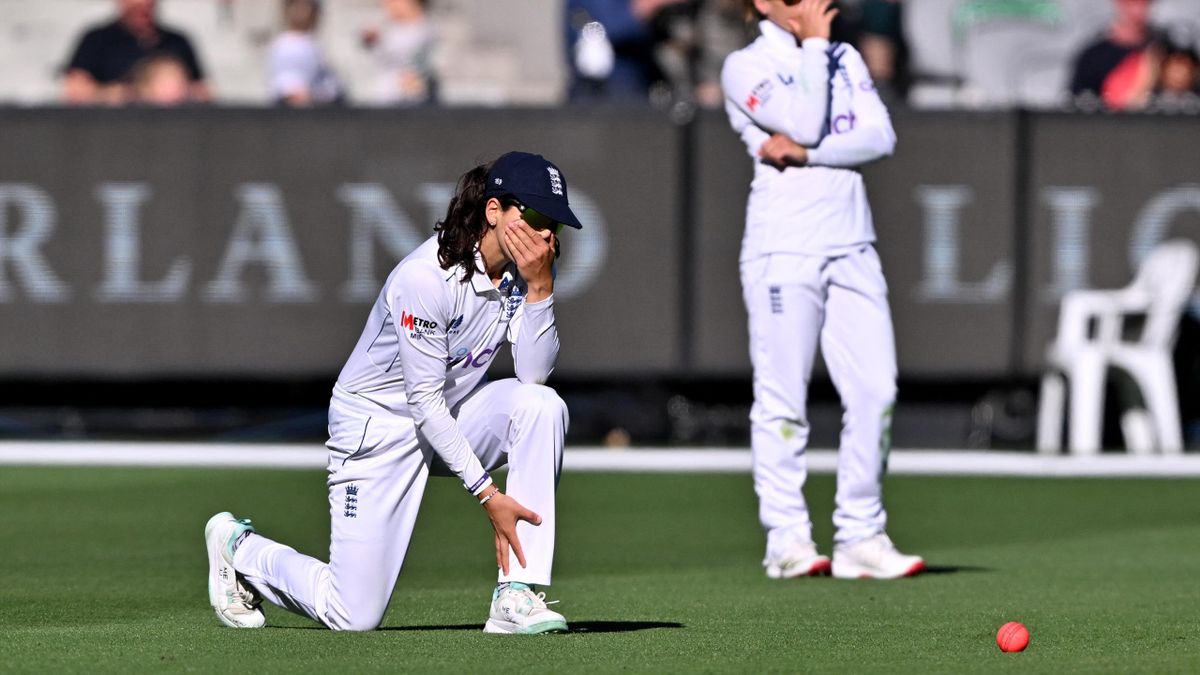 Women's Ashes: 'It got a bit embarrassing' – Mark Robinson and Georgia ...