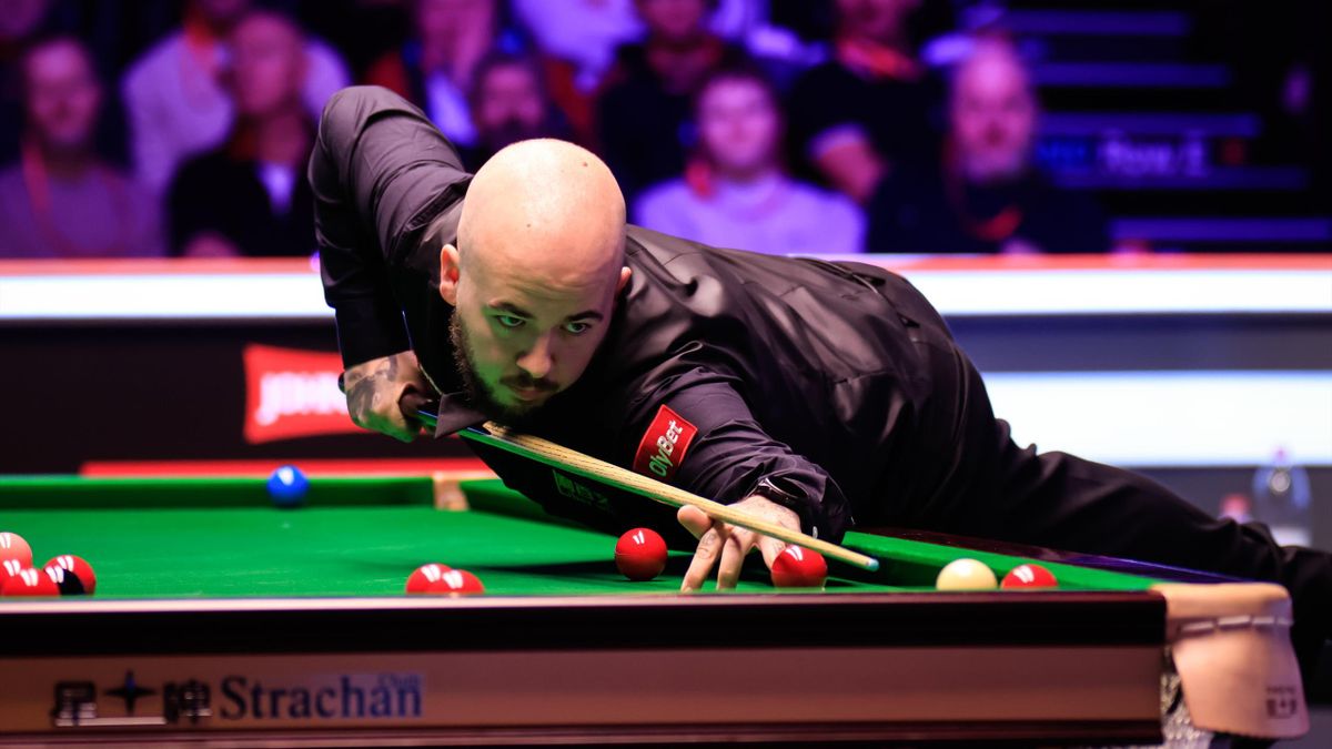 Welsh Open 2025: Mark Selby wins late-night thriller against Elliot ...