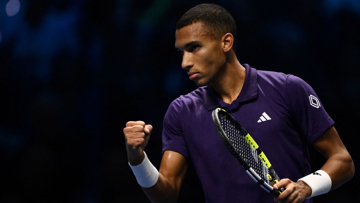 Felix Auger-Aliassime defeat two-time champion Alexander Zverev to set ...