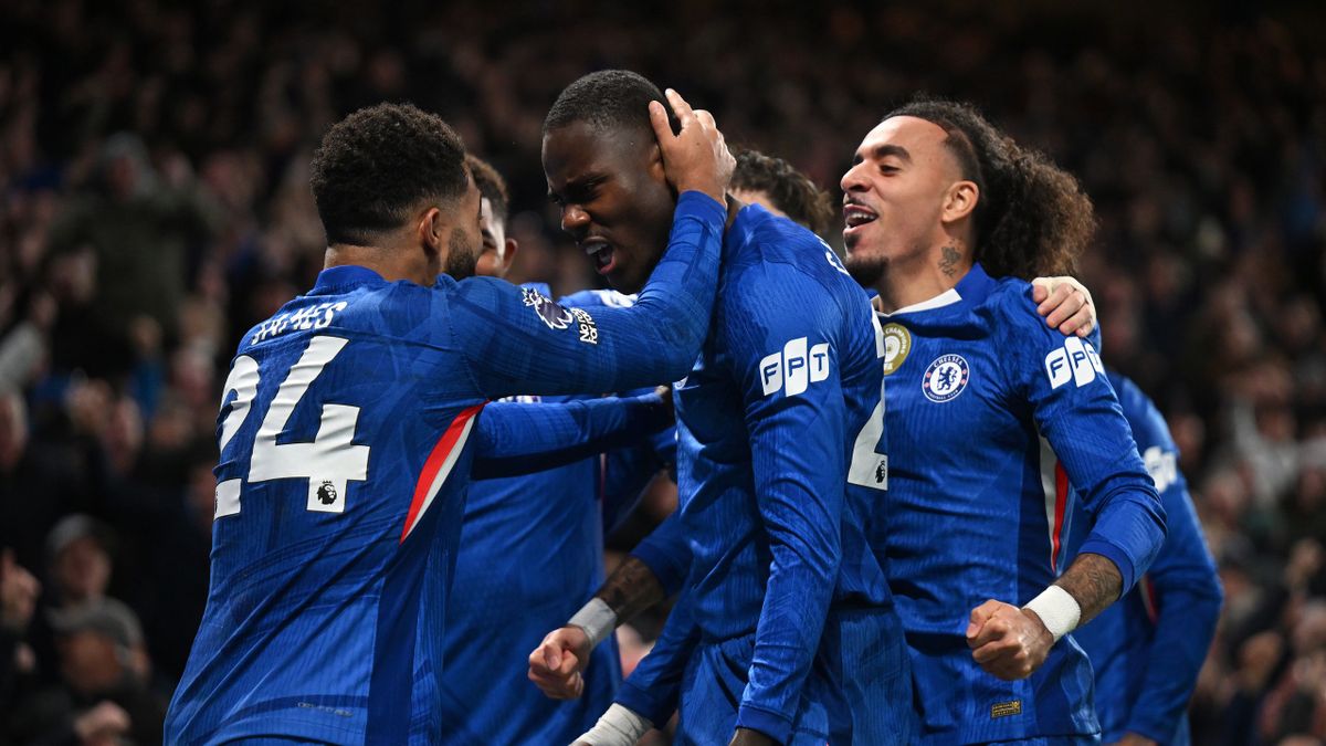 Chelsea 1-1 Arsenal result - Gunners battle back to claim point at ...