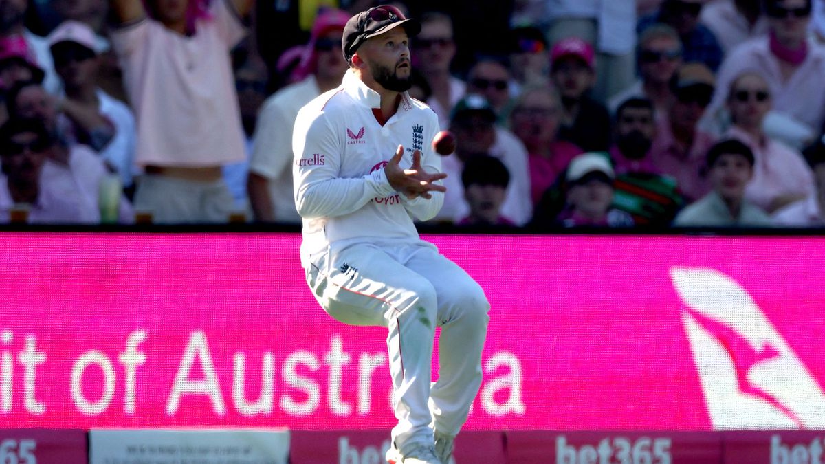 Steve Smith and Travis Head hit tons for Australia as England wilt in ...