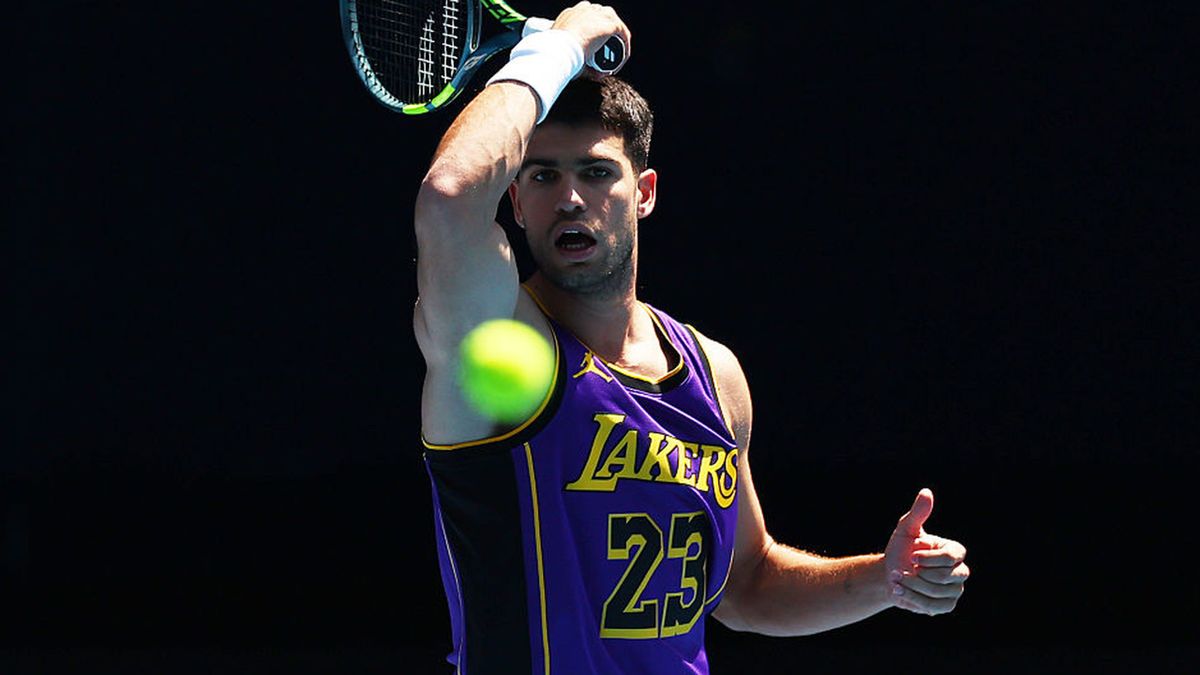 ‘I’m definitely out’ - Roger Federer reacts to Carlos Alcaraz coaching ...