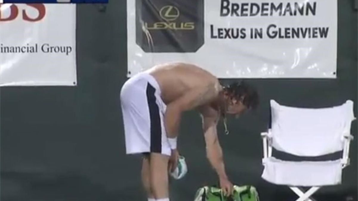 Tennis star storms off court in amazing tantrum after call from crowd ...