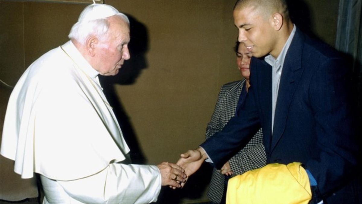 13 of the world’s sporting icons meet the Pope - TNT Sports