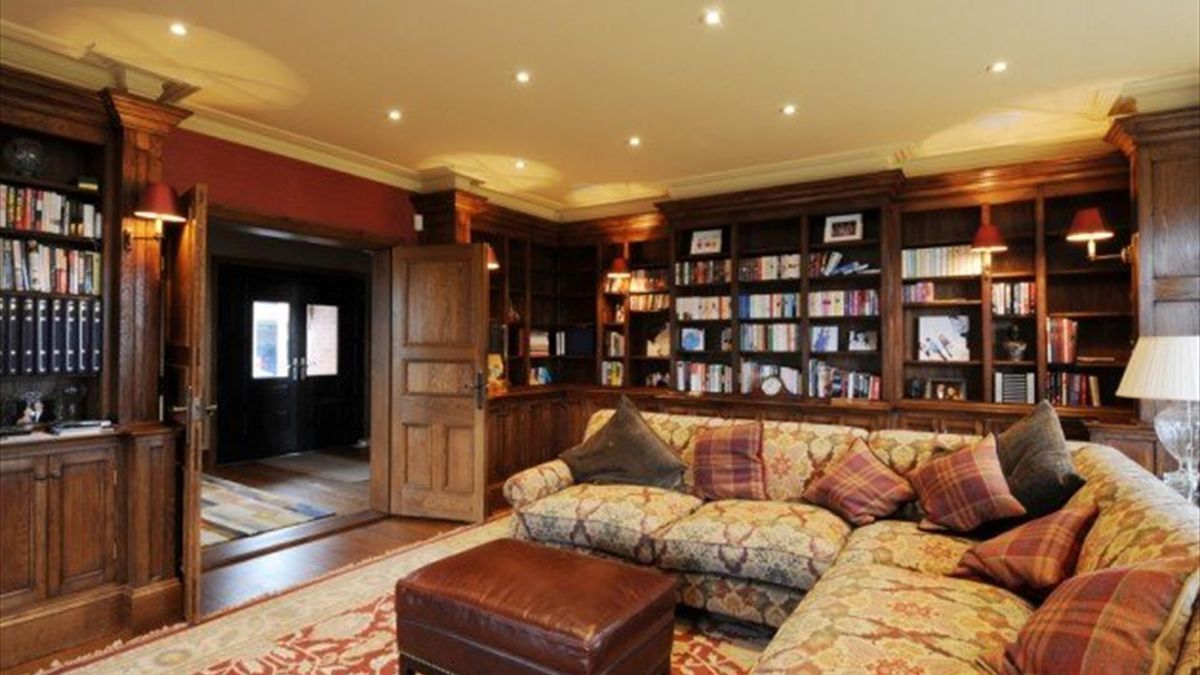 Roy's Castle: Through the keyhole in Roy Keane's seven-bedroom mansion ...