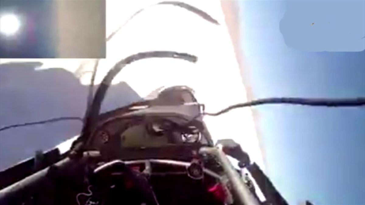 Daredevil racer somehow survives 370mph crash - TNT Sports