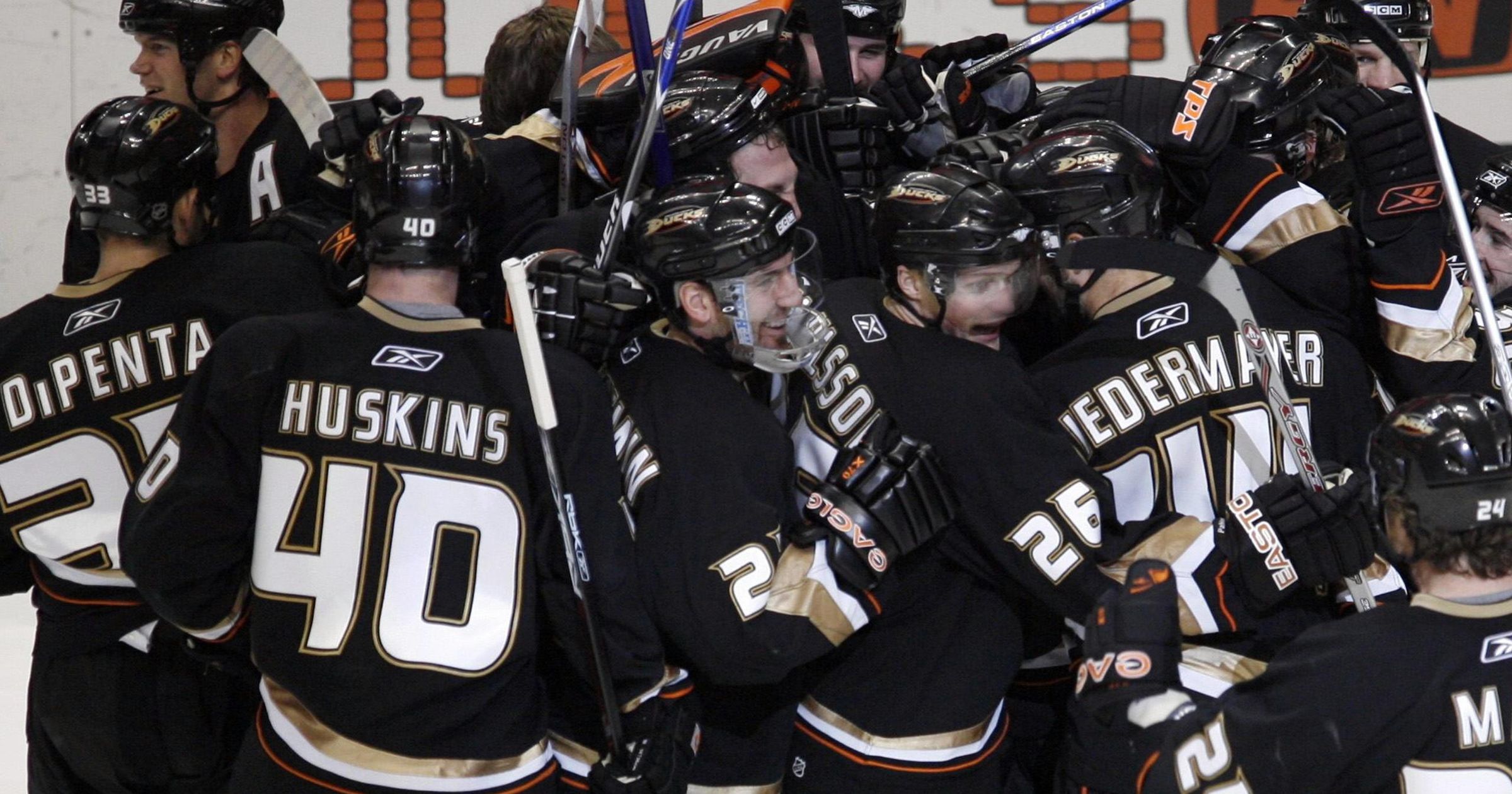 Mighty Ducks into final - TNT Sports