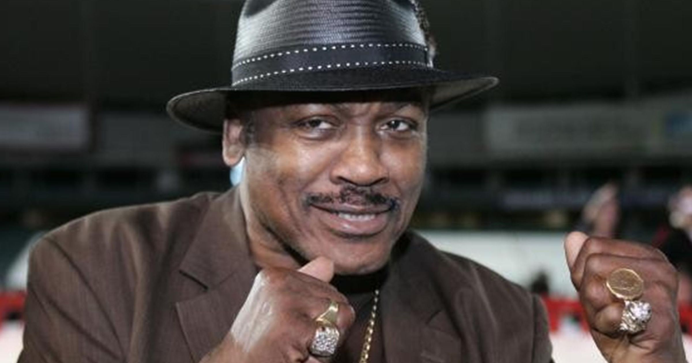 Joe Frazier dies aged 67 - TNT Sports