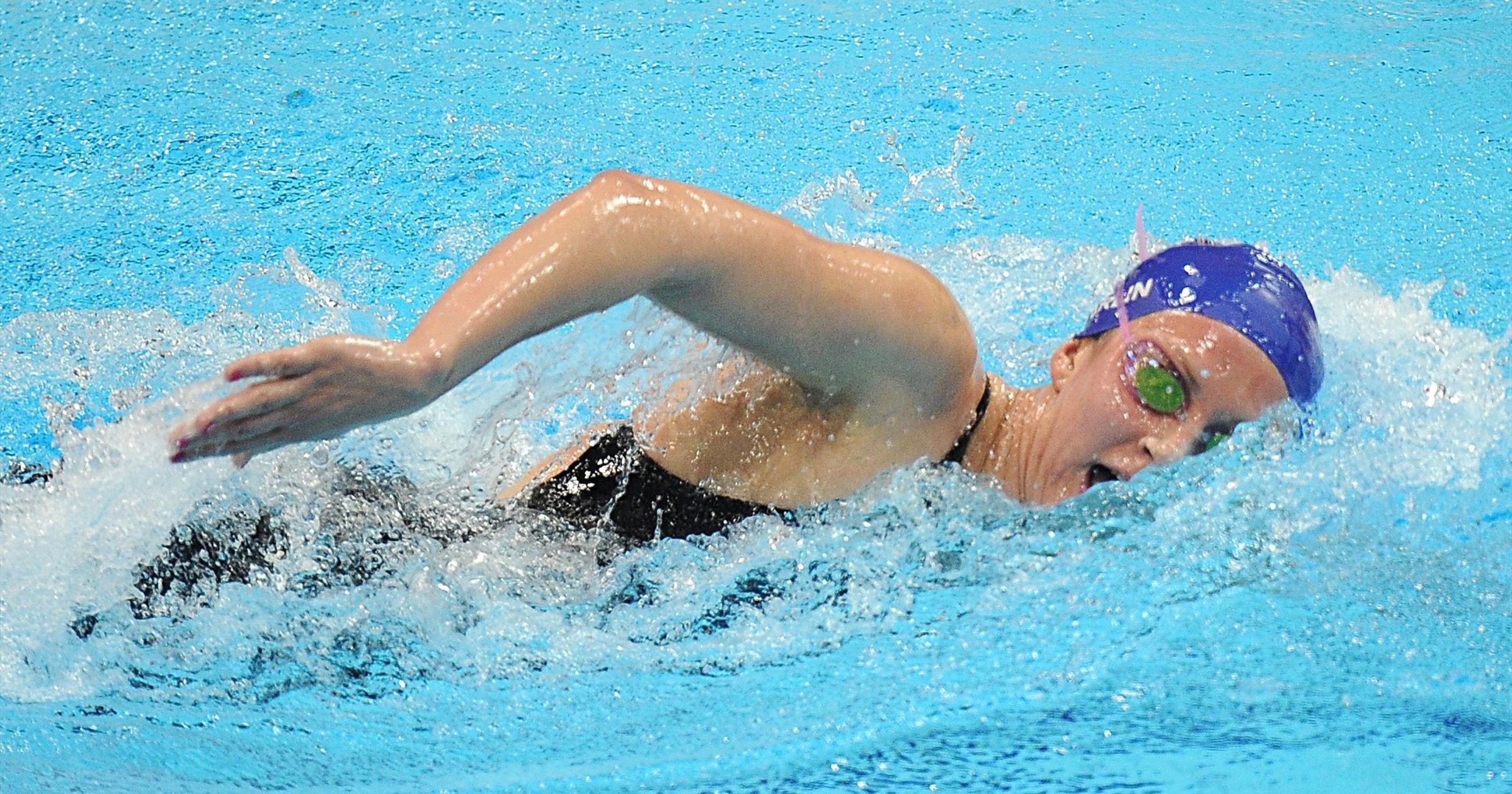 Carlin smashes personal best at World swim trials - TNT Sports