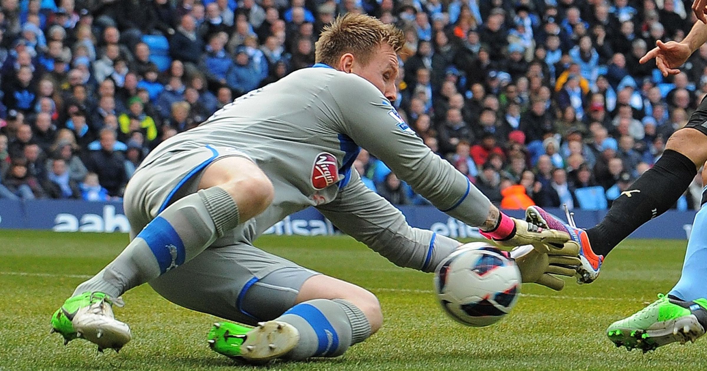 Goalkeeper Rob Elliot apologises to Newcastle fans after Everton ...
