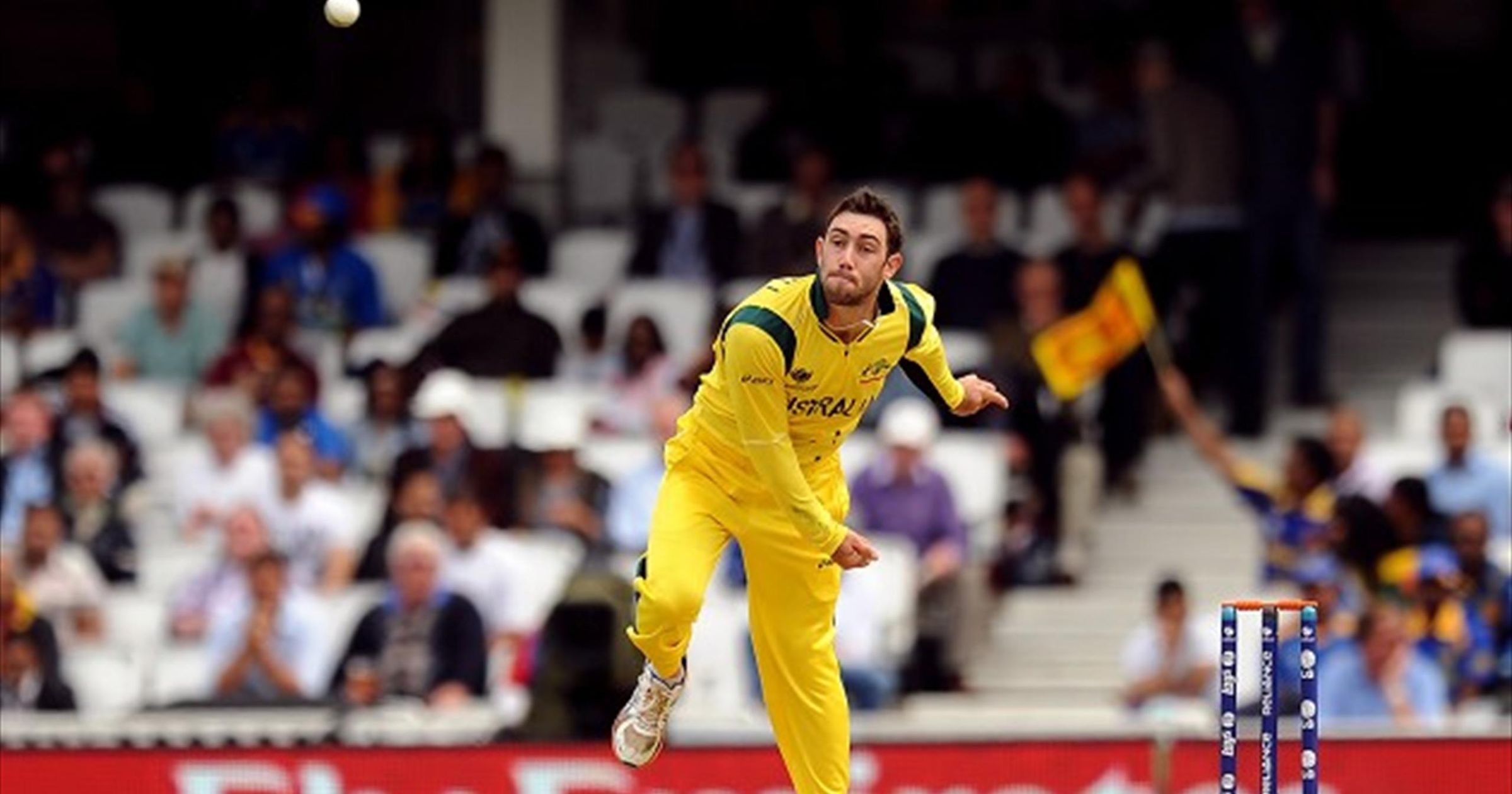 Glenn Maxwell century fires Australia past Sri Lanka - TNT Sports