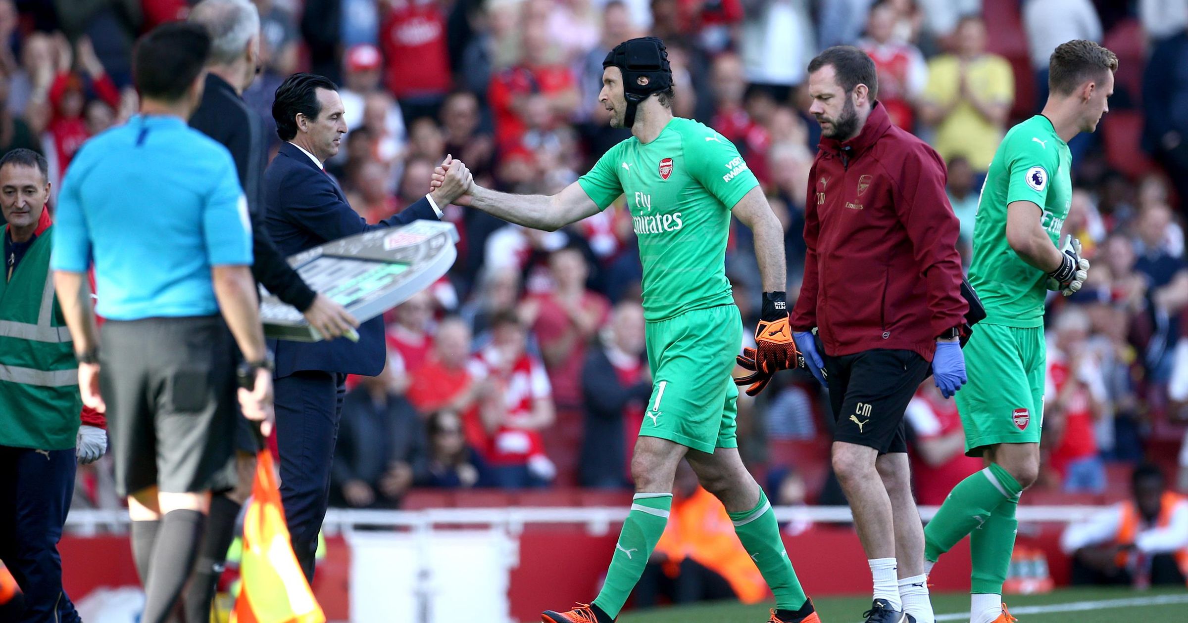 Arsenal goalkeeper Petr Cech set to miss a month with hamstring injury ...