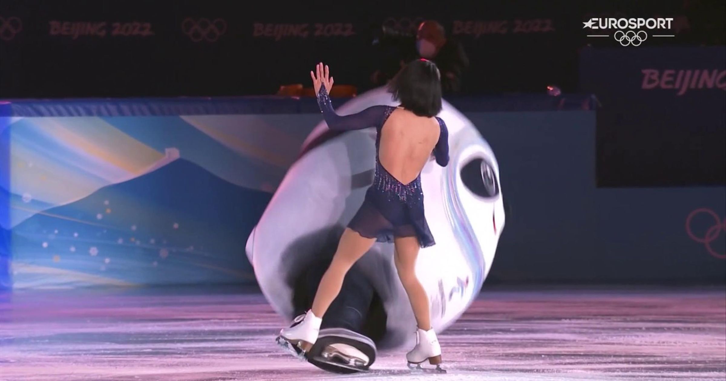 ‘Oops! All over the place!’ – Skater cleans out mascot at figure skating gala at Beijing Winter ...