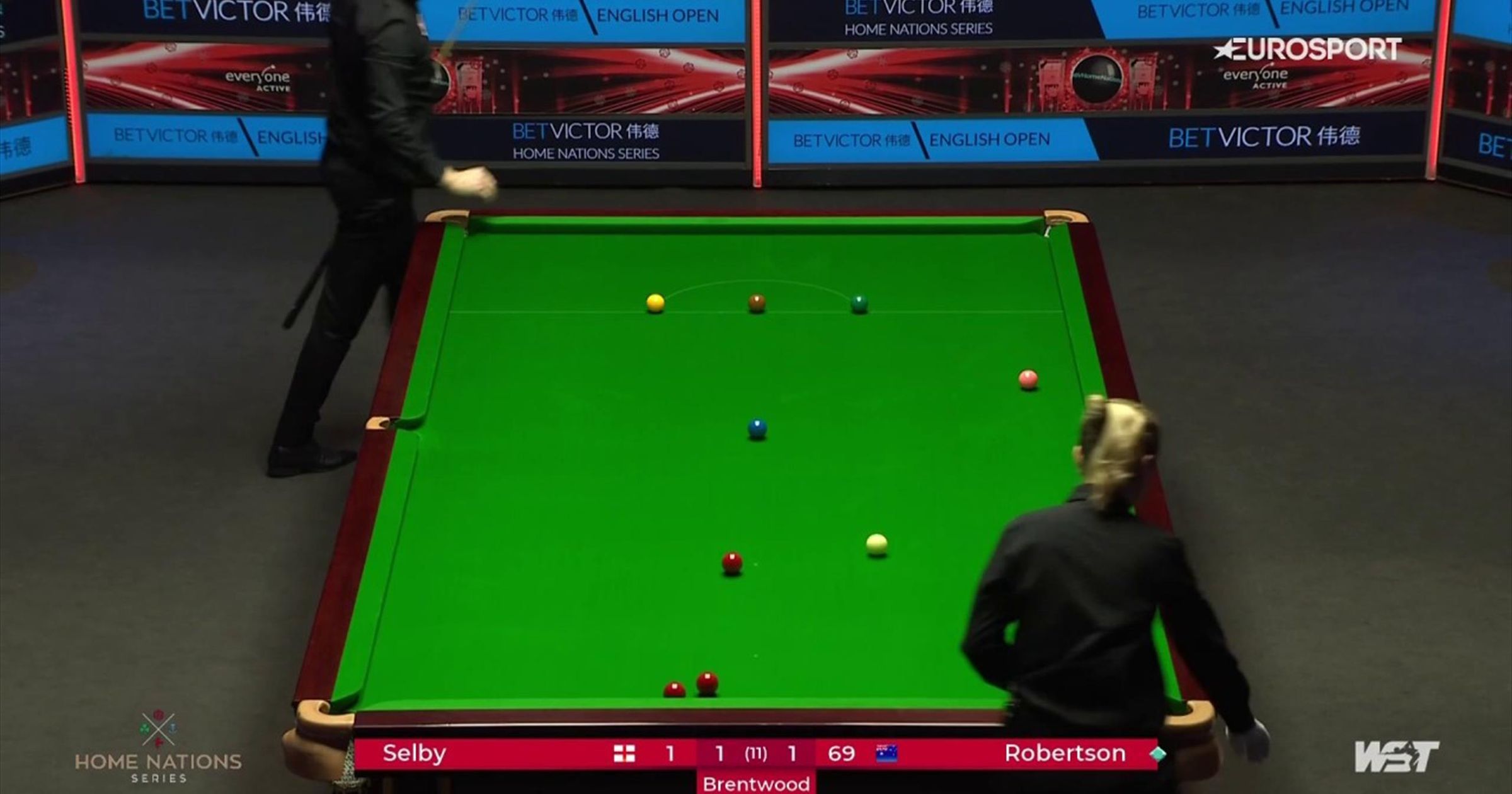 'Amazing shot! Amazing!' - Neil Robertson produces stunning cue ball ...