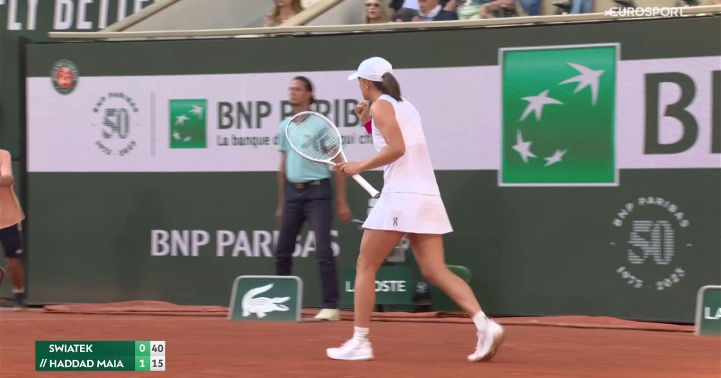 French Open: 'Swiatek does what Swiatek does' - Iga Swiatek breaks back ...