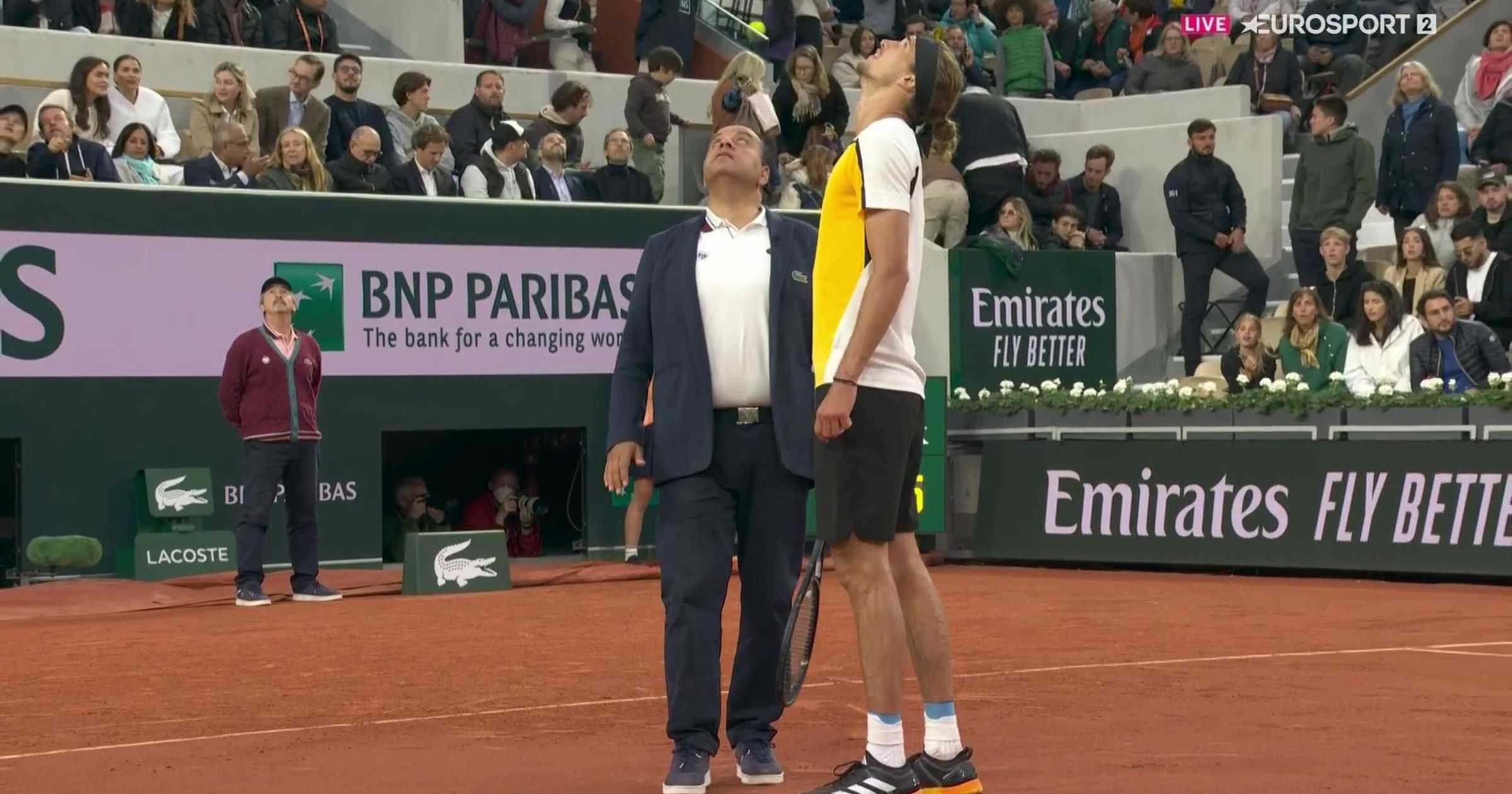 French Open: 'Water is dripping!' - Roof leak halts match as Alexander ...