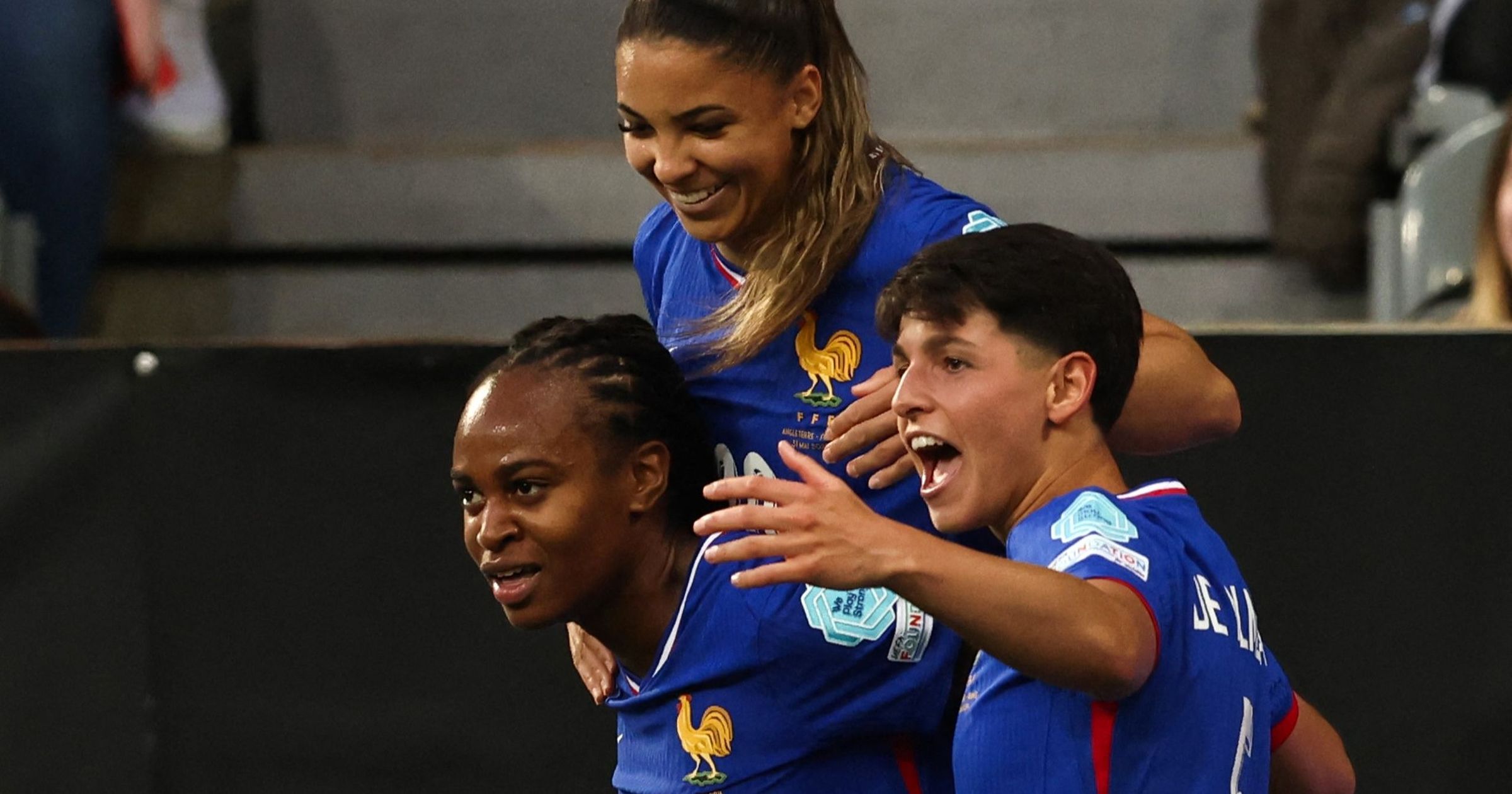 Marie-Antoinette Katoto strike sinks England to put France in control ...