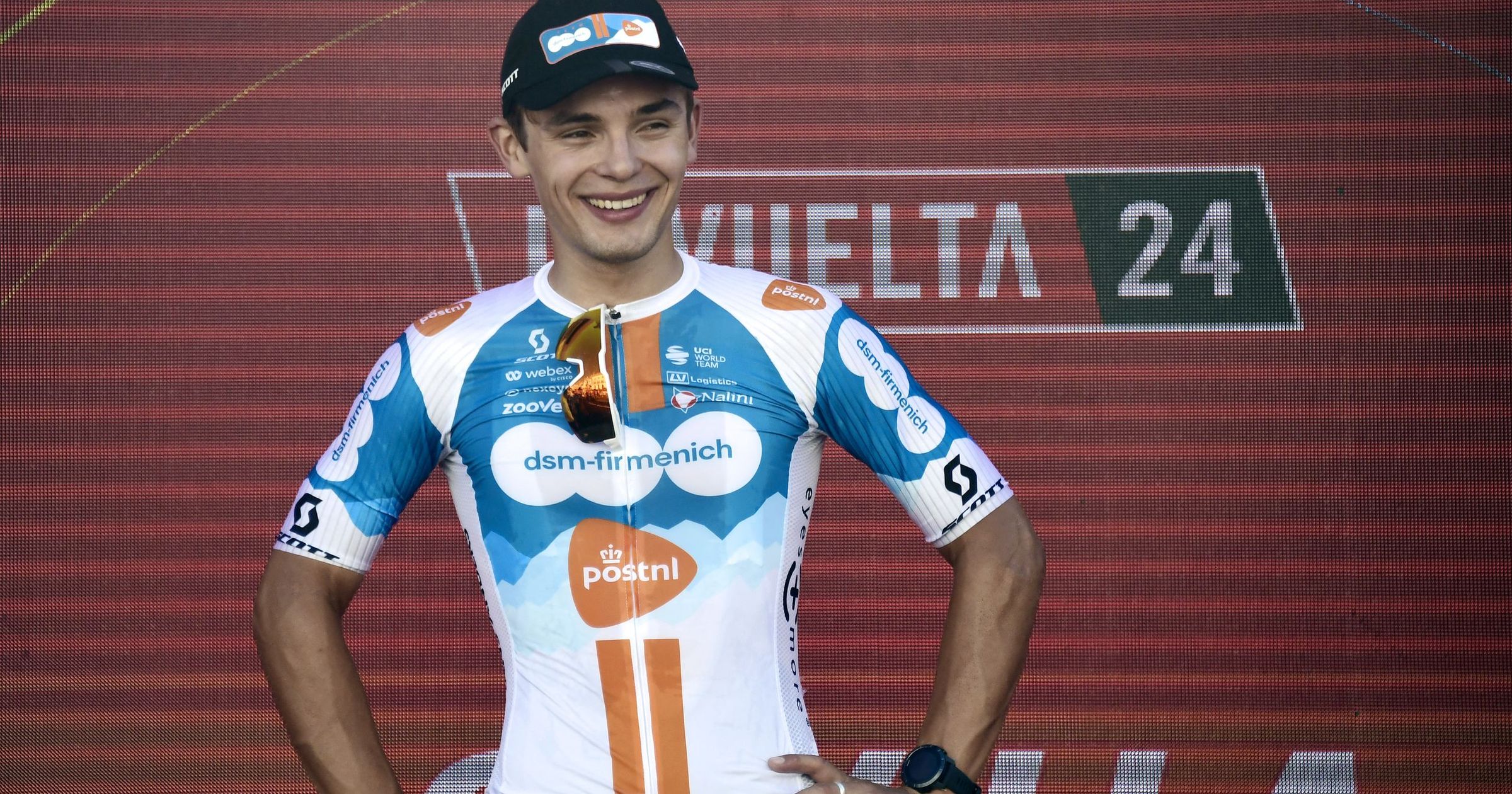 Pavel Bittner stuns Wout van Aert in photo finish on Stage 5 at Vuelta ...