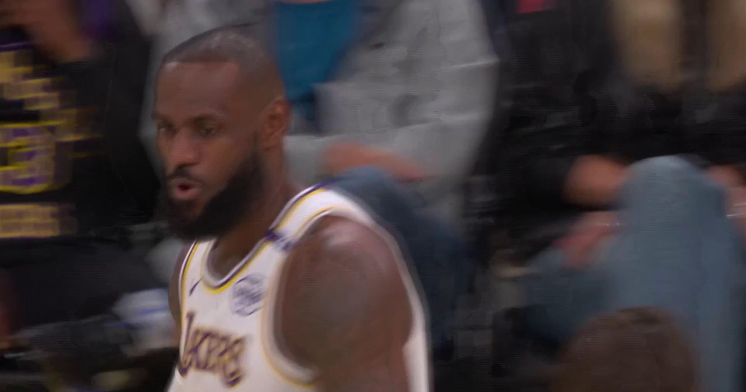 LeBron James gets hot in the fourth going 6-6 to propel Los Angeles ...