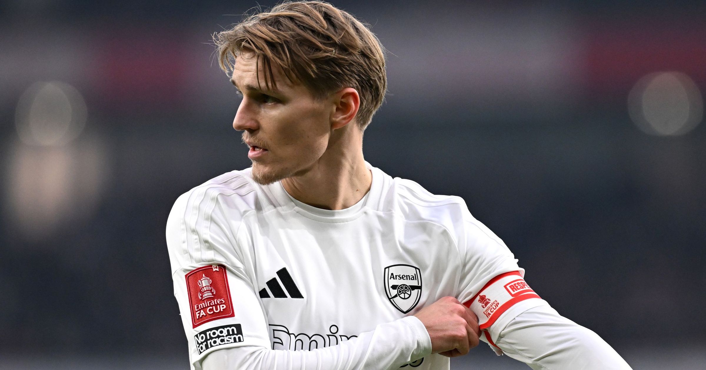 Why Arsenal wore all-white kit against Manchester United in FA Cup ...