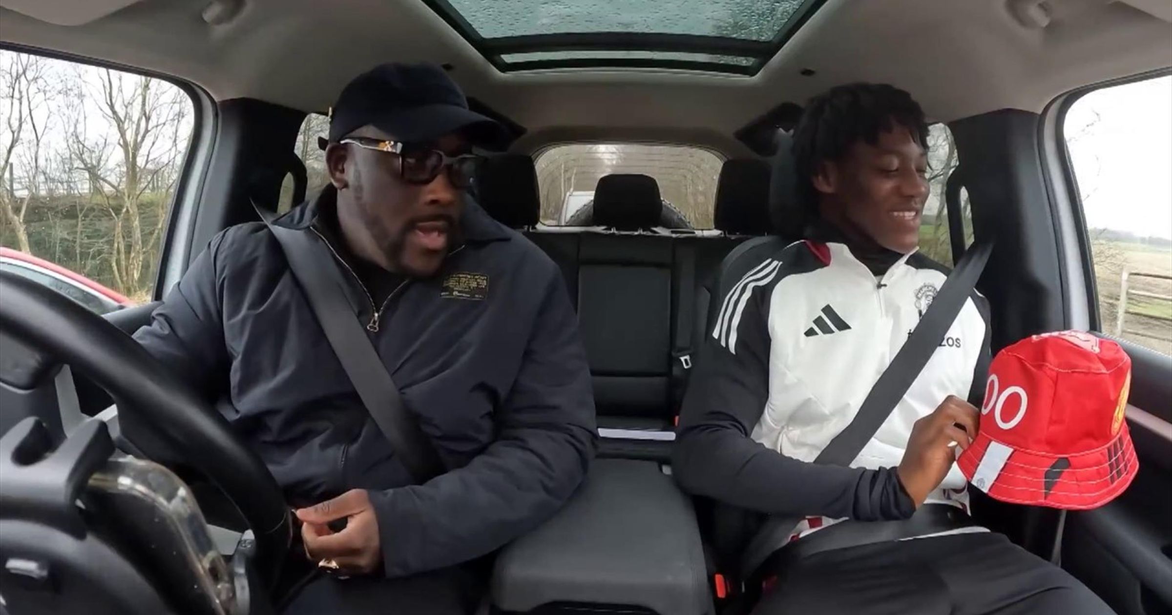 Kobbie Mainoo gifted unique Manchester United FA Cup winners bucket hat ...