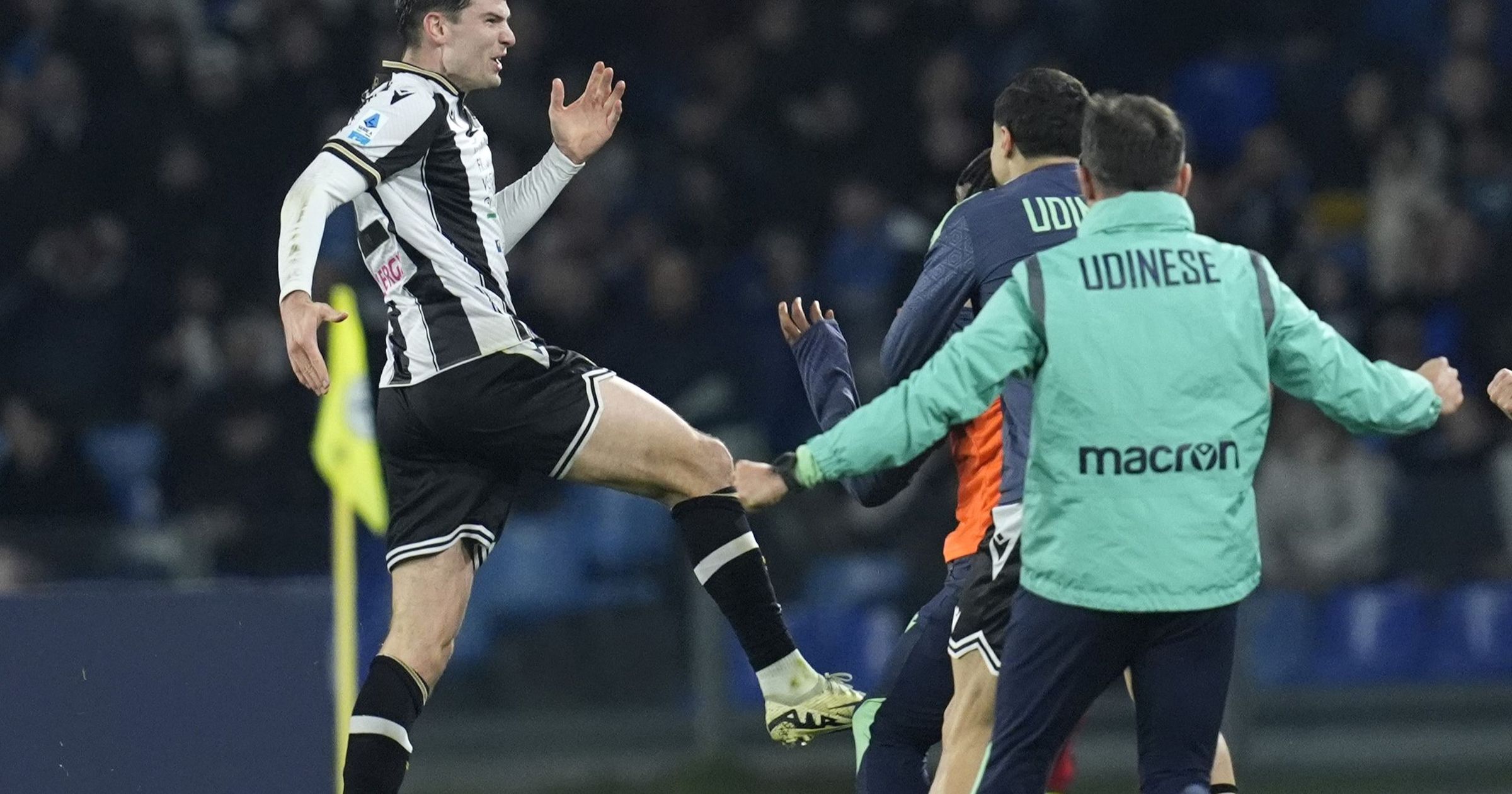 Incredible Cristiano Ronaldo-like knuckleball strike sees Udinese draw ...