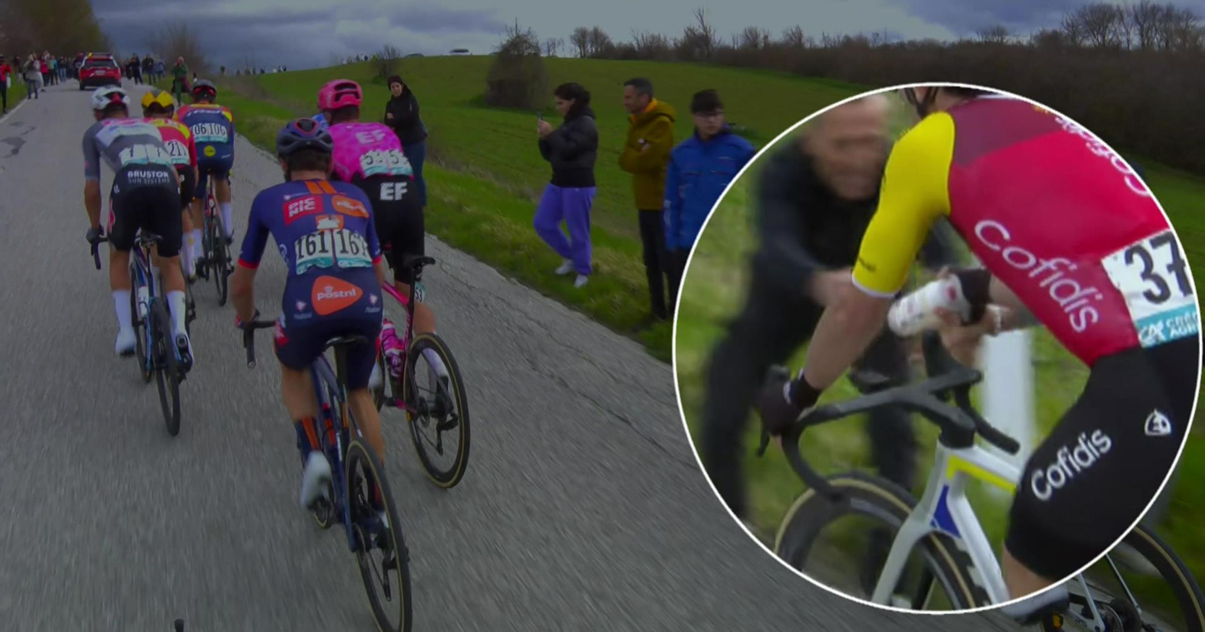 'Almost like he was going for the brake lever!' - Benjamin Thomas falls after trying to give fan ...