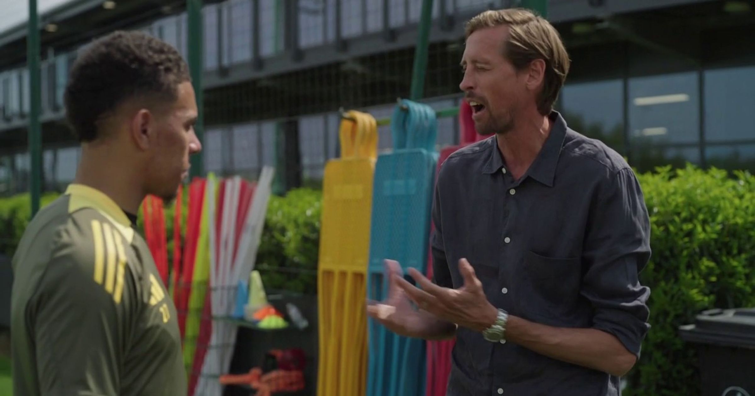 Peter Crouch catches up with Aston Villa's Unai Emery and Morgan Rogers ...
