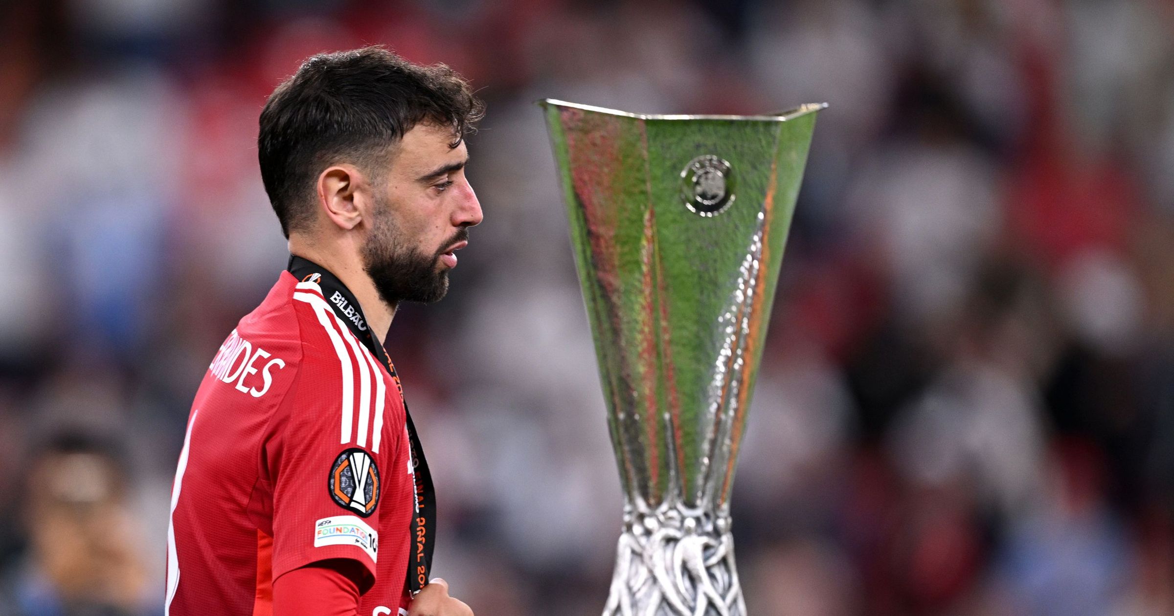 UEFA Europa League final player ratings: Cristian Romero and Micky van ...