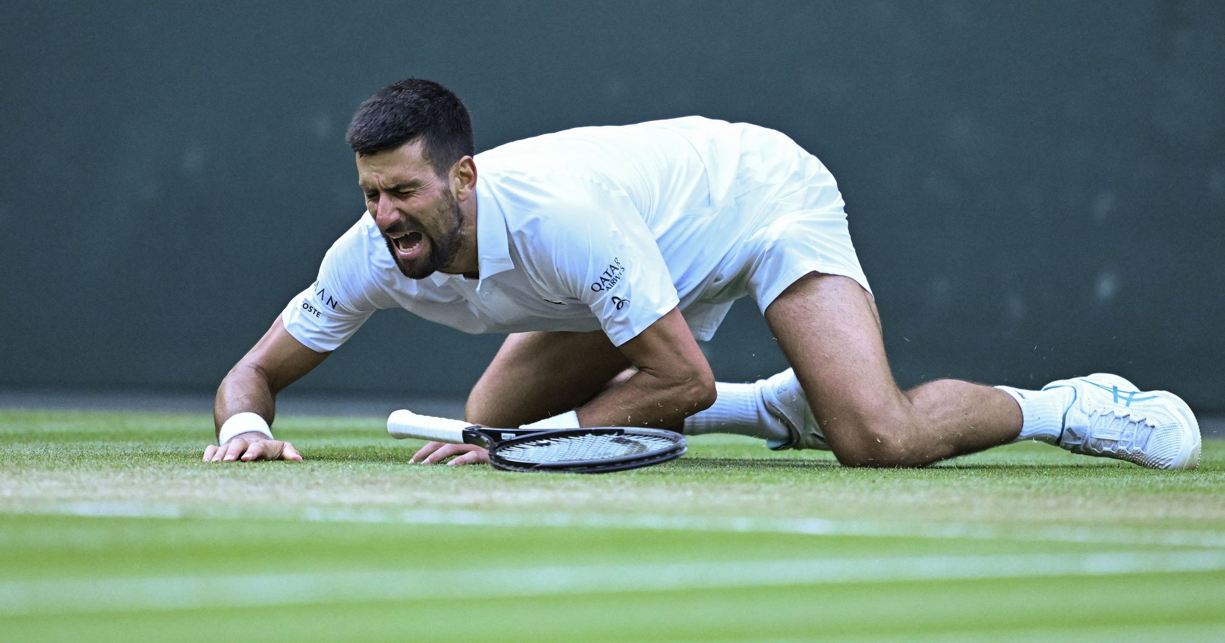 Novak Djokovic overcomes late injury scare after 'nasty slip' to set up ...