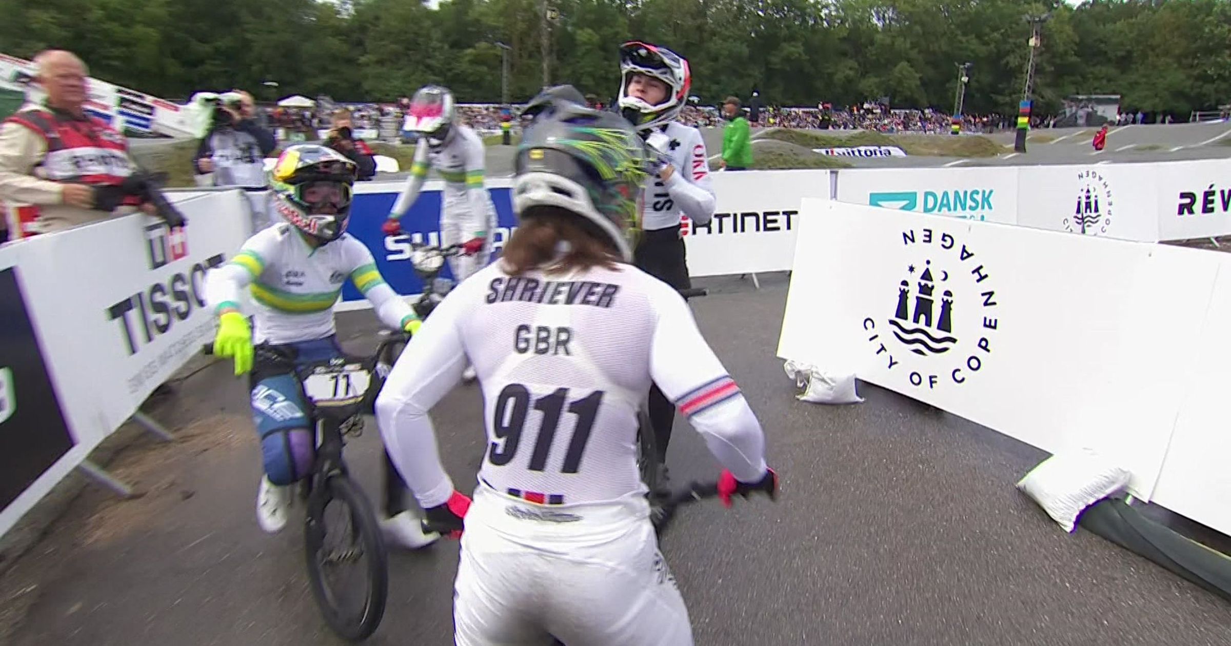 Great Britain's Beth Shriever dominates to take third elite world title ...